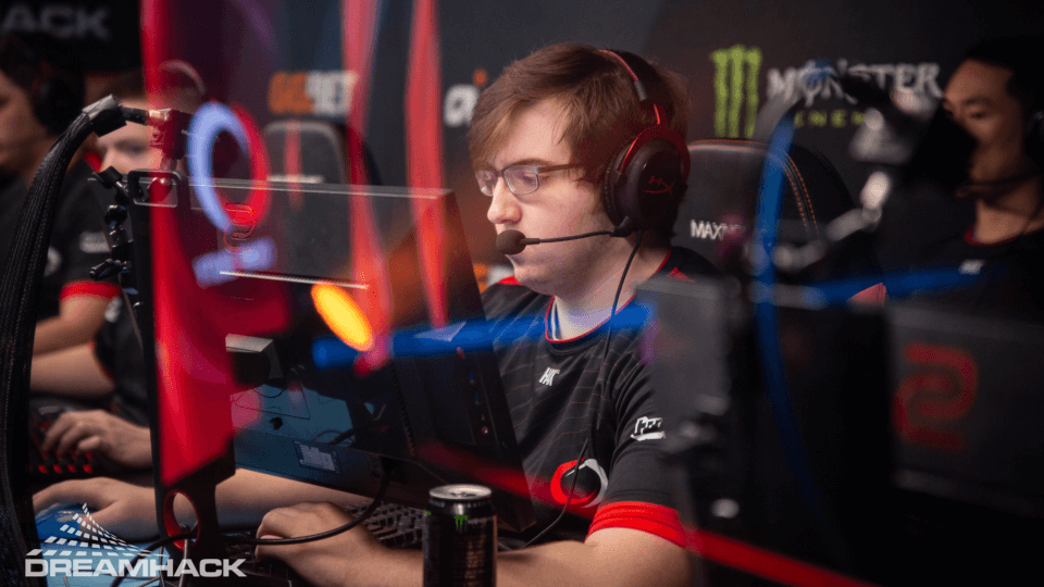 yay na ławce rezerwowych compLexity Gaming - ESPORT NOW